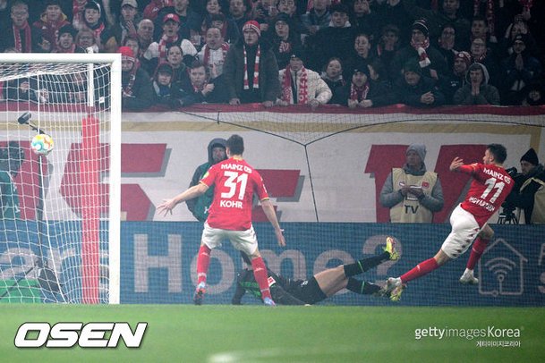 '이재성 1G 1AS 폭발' 마인츠, 묀헨글라트바흐 4-0 대파…7위 도약 : 네이트 스포츠