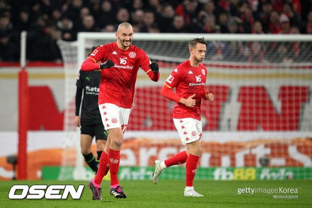 '이재성 1G 1AS 폭발' 마인츠, 묀헨글라트바흐 4-0 대파…7위 도약 : 네이트 스포츠