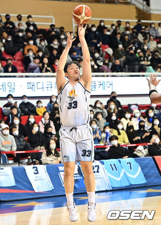 '이승현 21점 7리바운드' KCC, DB에 승리…6위 유지 : 네이트 스포츠