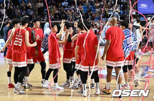 [사진]SK,'6강 PO 1차전 KCC에 승리' : 네이트 스포츠