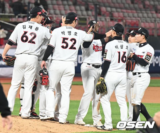 [사진]4-2로 SSG 꺾은 KT : 네이트 스포츠