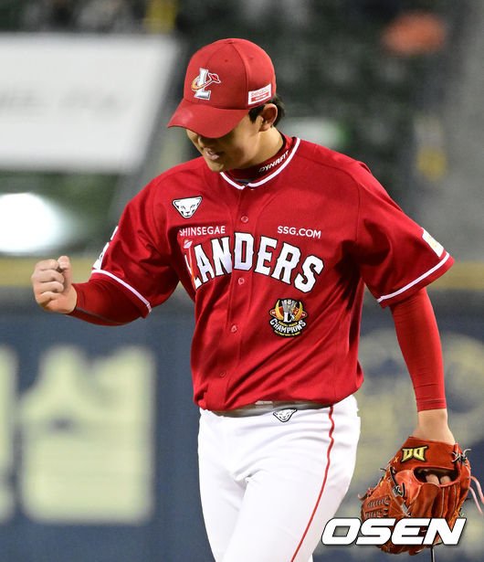 '최고 149km' 루키 송영진,데뷔 첫 QS&2승…SSG, LG 5-3 잡고 1위 탈환 [잠실 리뷰] : 네이트 스포츠