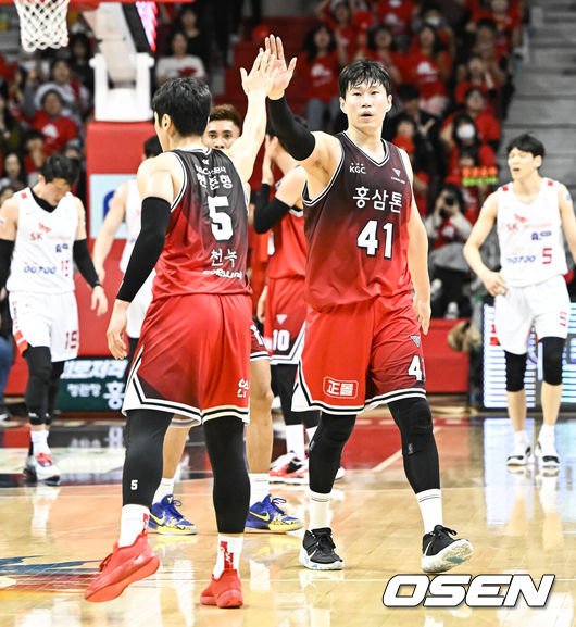 '오세근 21점' KGC, SK 추격 뿌리치고 챔프전 2차전 승리…시리즈 균형 맞췄다[오!쎈 현장] : 네이트 스포츠