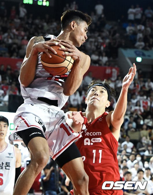 '오재현 3점 쐐기포' SK, KGC 넘고 홈에서 3승 2패-우승에 1승…안양으로 간다 [오!쎈현장] : 네이트 스포츠