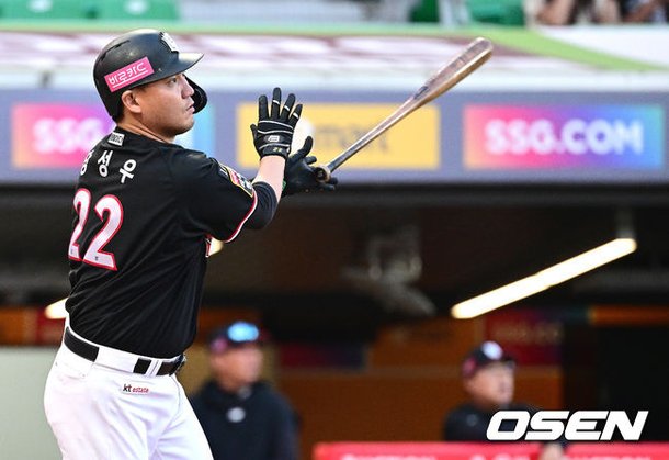 '만루 찬스 3번 다 잡았다' 박병호 만루포→장성우 3타점 싹쓸이→문상철 쐐기타, KT, SSG 14-4로 잡고 3연패 탈출 [인천 리뷰] : 네이트 스포츠