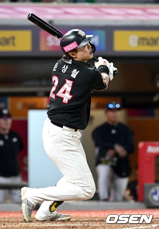 '만루 찬스 3번 다 잡았다' 박병호 만루포→장성우 3타점 싹쓸이→문상철 쐐기타, KT, SSG 14-4로 잡고 3연패 탈출 [인천 리뷰] : 네이트 스포츠