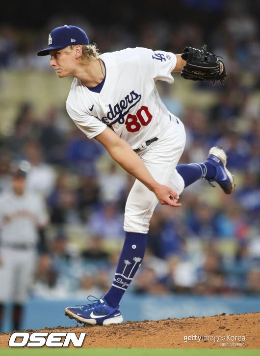 마르지 않는 다저스 샘물, 158km 괴물 신인이 또 나왔다…더블A에서 ML 직행 '첫 승' : 네이트 스포츠