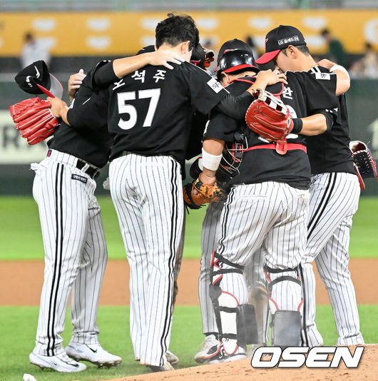 [사진]LG,'SSG에 14-0 대승! 1위 탈환' : 네이트 스포츠