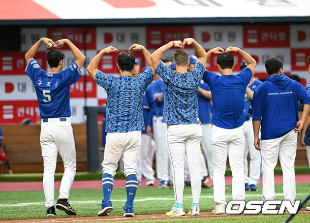'KBO 50승' 삼성 외인 에이스, "한국에 좋은 타자들 많은데 50승 달성해 기분 좋다…동료들에게 고맙다" : 네이트 스포츠