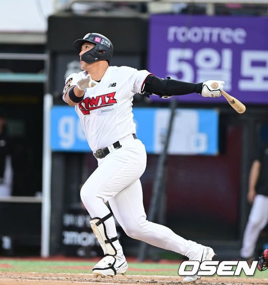 '55일 만의 KT 6연승 선봉장' 황재균, "역전할 수 있다는 자신감 있다" [수원 톡톡] : 네이트 스포츠