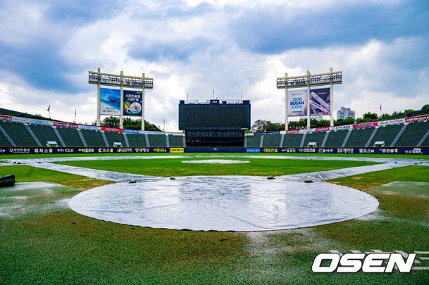 또 고척돔 빼고 KBO 4G 우천 취소…어느새 65G 밀렸다, 일정 소화 언제 다 하나 : 네이트 스포츠