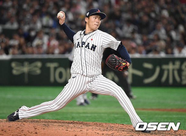 9회에도 156km…일본 최고 투수 야마모토, 양키스 단장 앞에서 노히터 '괴력' : 네이트 스포츠