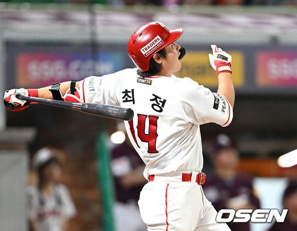 '7회 퍼펙트 깨졌지만' 벤자민 8이닝 KKKKKKKK & 박병호 결승타+쐐기포…KT, SSG와 마지막 대결서 3-0 승 [인천 리뷰] : 네이트 스포츠