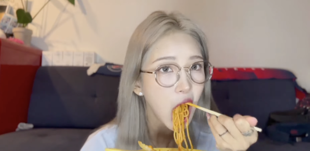 최준희, 96kg→47kg 감량 "이영자보다 5배 많이 먹어…곱창 8인분" [Oh!쎈 이슈] : 네이트 연예