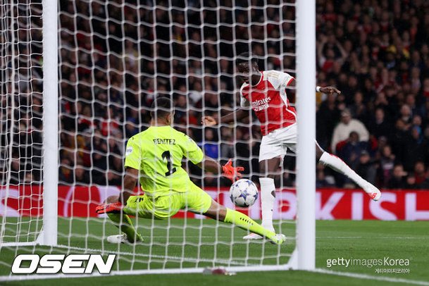 '7년을 기다렸다' 아스날, UCL 복귀전서 PSV 4-0 대파…사카·트로사르·외데고르 1G 1AS : 네이트 스포츠