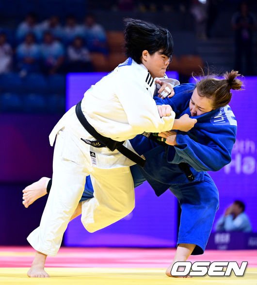 [사진]상대 압도하는 항저우AG 유도 +78kg 김하윤 : 네이트 스포츠