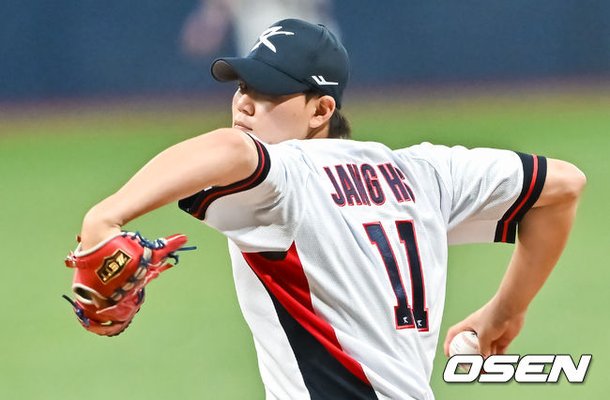 "좋으니까 ML 데려가죠" 154km 쾅! 19세 다저스맨, 단숨에 류心 차지…국대 선발 맡는다 : 네이트 스포츠