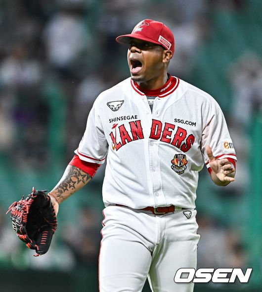 엘리아스 '8이닝 0볼넷 KKKKKKKK' 역투, 6회 빅이닝! SSG, DH 2차전 잡고 4위 두산 2G 차 추격 [인천 리뷰] : 네이트 스포츠