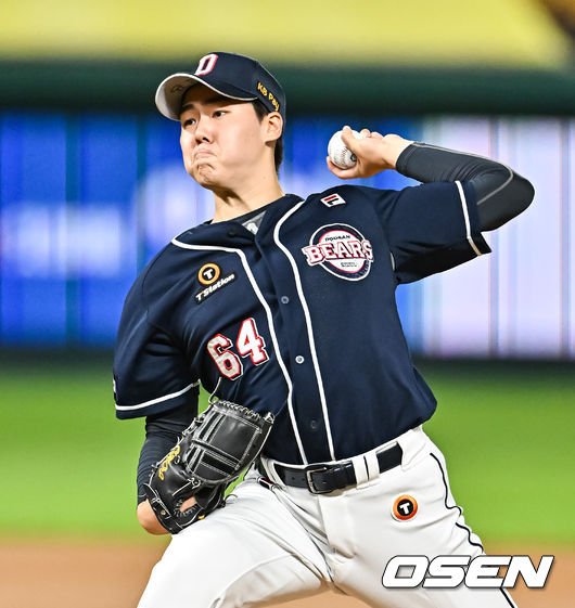 엘리아스 '8이닝 0볼넷 KKKKKKKK' 역투, 6회 빅이닝! SSG, DH 2차전 잡고 4위 두산 2G 차 추격 [인천 리뷰] : 네이트 스포츠