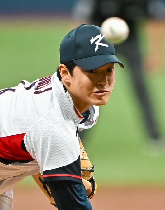 '대만전 올인' RYU의 선택은 160km 문동주 선발투수…대만 선발은 좌완 마이너리거, 홍콩전 무안타 강백호 4번 DH [오 ...