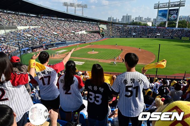 [사진]KBO리그 800만 관중 돌파 : 네이트 스포츠