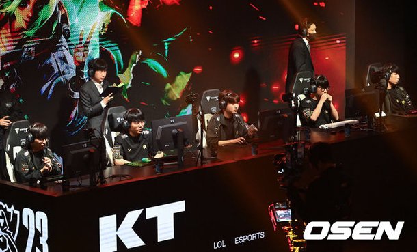[롤드컵] '고난의 행군 끝에 생존'…KT, LCK 멸망전서 DK 꺾고 부산행(종합) : 네이트 스포츠
