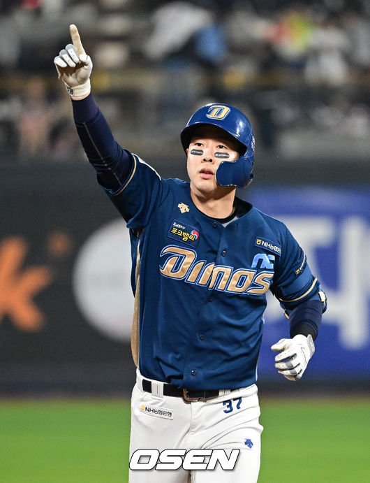 PO 타율 5할 맹타! 박건우, 3차전 지명타자 맡는다…'KS까지 -1승' NC 라인업 공개 [PO3] : 네이트 스포츠