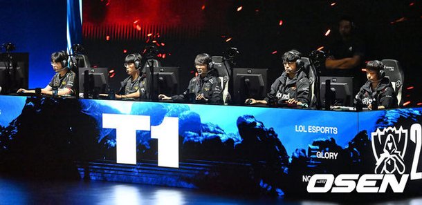 [롤드컵] 건재한 '페이커'와 견고한 T1, 압도적 운영으로 2세트 완승 : 네이트 스포츠