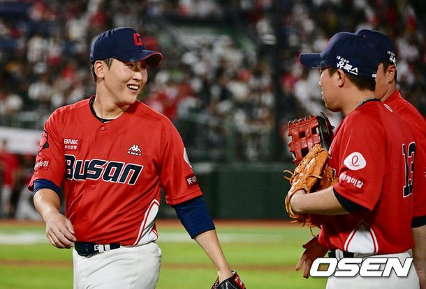 도쿄돔에서쫄지 않고 152km '쾅'…48홀드 필승조의 타자 도전, 왜 아쉬울 수밖에 없나 : 네이트 스포츠