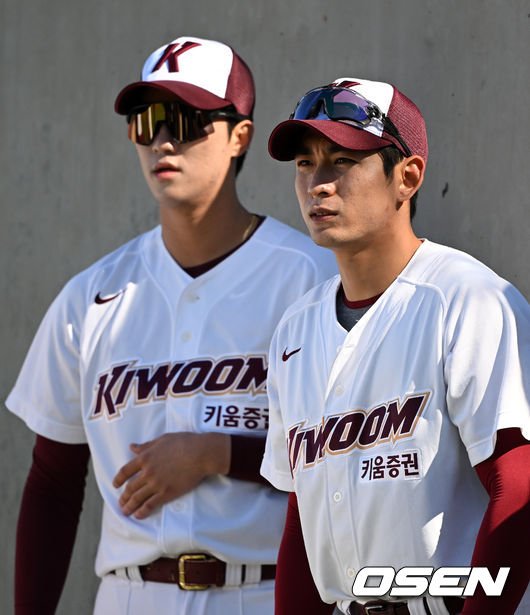 "한국 최고 영건, 전형적인 MLB급 유망주"…이정후-안우진 없는 KBO, ML의 시선은 이제 문동주로 향한다 : 네이트 스포츠