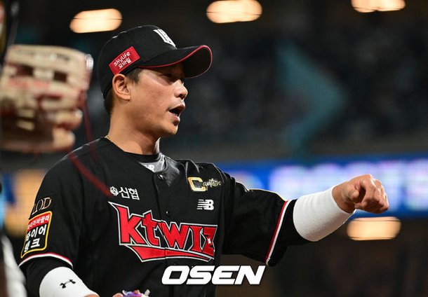 "경수야 됐어, 됐다고!" 꿈의 한솥밥이 현실로…'LG→KT' 114세 트리오, 낭만야구를 꿈꾼다 : 네이트 스포츠