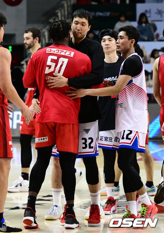 '먼로-아반도 분전했지만…' EASL 정관장, 日 제츠에 33점 차 대패 : 네이트 스포츠