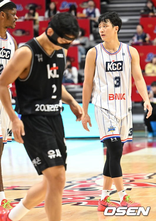 '코뼈 골절 허훈, 화려하게 복귀!' KT, KCC 8연승 저지…15점차 대승+3연승 : 네이트 스포츠