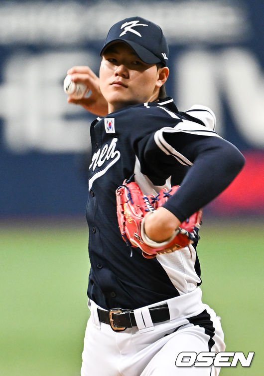 "韓 1순위 예상됐지만 ML 도전" 157km 국대 고교생, 다저스 '귀중한 유망주'로 꼽히다 : 네이트 스포츠