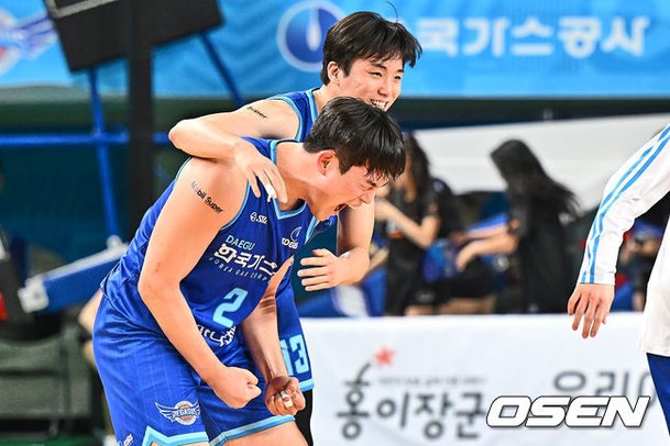 4쿼터 0.8초 KCC 허웅의 뼈아픈 파울과 연장, 행운의 여신은 한국가스공사를 선택했다. [이석우의 마!] : 네이트 스포츠