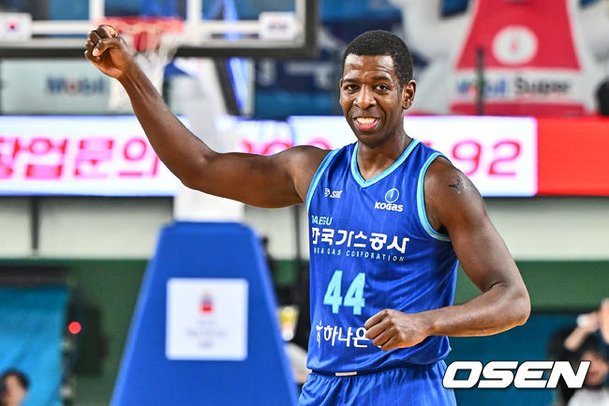 4쿼터 0.8초 KCC 허웅의 뼈아픈 파울과 연장, 행운의 여신은 한국가스공사를 선택했다. [이석우의 마!] : 네이트 스포츠