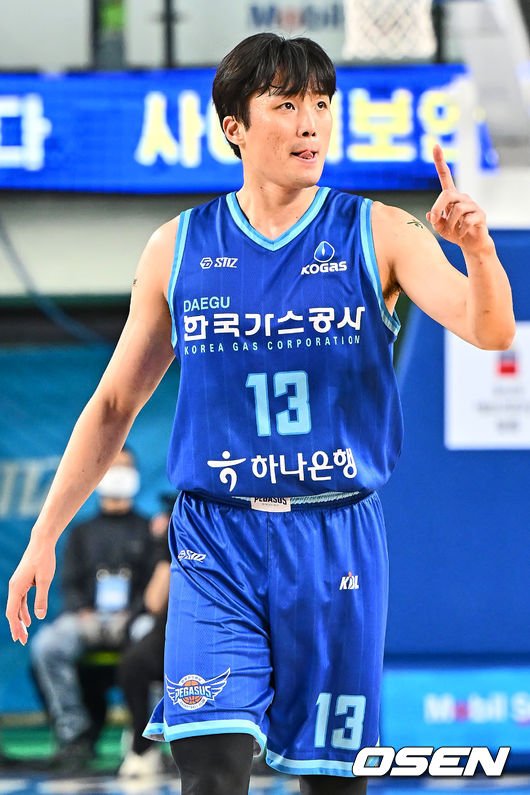 4쿼터 0.8초 KCC 허웅의 뼈아픈 파울과 연장, 행운의 여신은 한국가스공사를 선택했다. [이석우의 마!] : 네이트 스포츠