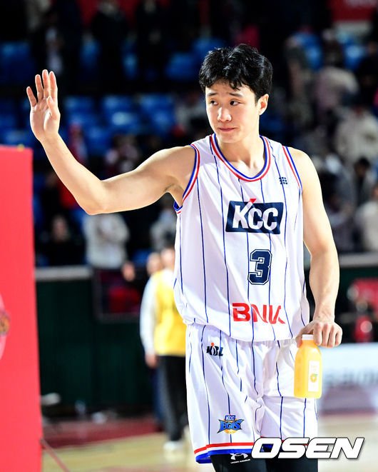 최준용 '친정팀' 울렸다! 허웅과 53득점 합작…KCC, SK 5점 차 제압 : 네이트 스포츠