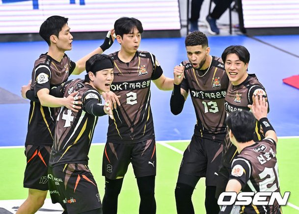 "과신하지 말자" 4R 전승 달린 OK금융그룹, 상승세 타고 3위 올라서나 : 네이트 스포츠