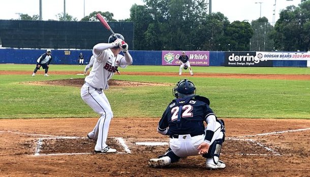 두산, 스프링캠프 첫 청백전…조수행 3안타&최지강 151km 강속구 활약 "더 열심히 준비하겠다" : 네이트 스포츠