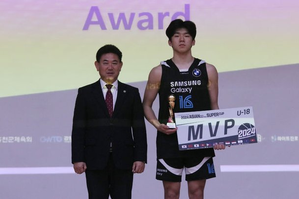 '아시안 유소년농구 슈퍼컵 U18 MVP' 강민성 "팀원들 덕분에 우승할 수 있었다!" : 네이트 스포츠