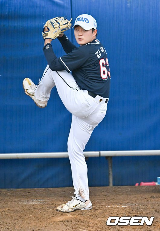 '19세 신인 맞아?' 152km 강속구로 日홈런왕 압도…창단 첫 9위 유산, 전체 2순위 클래스 입증하다 : 네이트 스포츠