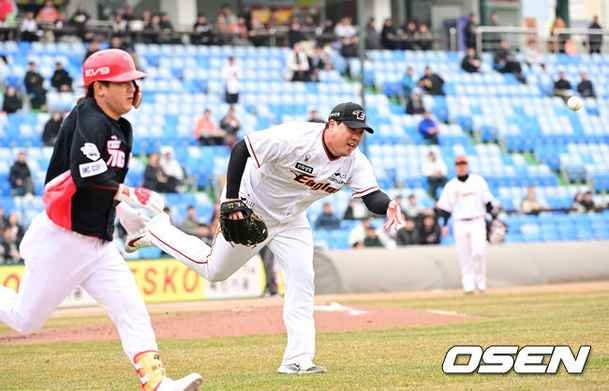 '첫 출격' ML 78승의 품격, 148km 꽝! 빛나는 제구, 4이닝 1실점 KKK, 두 번이나 강습타구에 아찔 [오!쎈 대전] : 네이트 스포츠