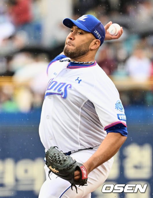 한국서 비운의 방출, 前 삼성 수아레즈 '157km 위력투'…ML 개막 로스터 보인다 : 네이트 스포츠