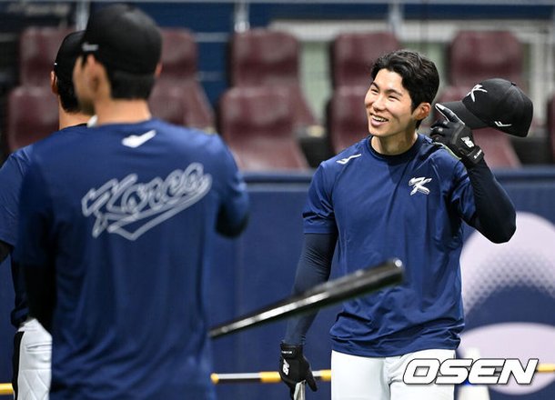'161km' 투수 상대로 2루타-빠른 발-강한 어깨…ML 쇼케이스 성공 "한국 2루수 돋보였다" : 네이트 스포츠