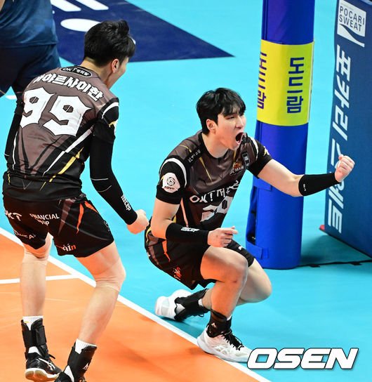 6R 푸마MVP '살림꾼' OK금융그룹 신호진, "더 높은 곳 올라가겠다" : 네이트 스포츠