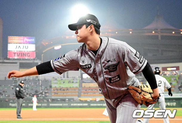 'KKKKK' 최고 158km 문동주, 5이닝 2실점 쾌투…'6점 리드' 한화 4연승 도전 [오!쎈 인천] : 네이트 스포츠