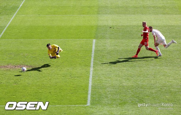 완벽히 엇갈린 희비…'2-3 역전패' 김민재는 평점 '꼴찌', '4-0 대승' 2G 1AS 이재성은 '만점' : 네이트 스포츠