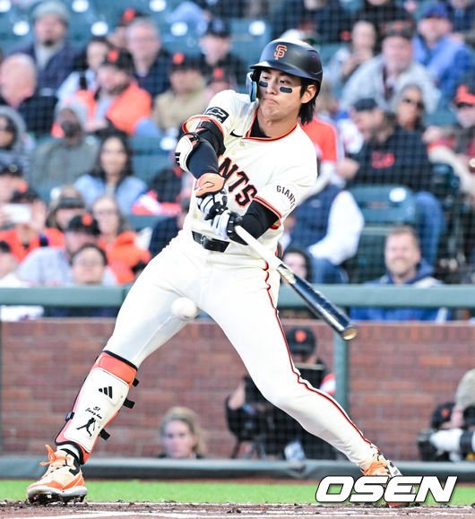 이정후 잘 피했다, 149km 강속구에 맞을 뻔…아찔했던 ML 데뷔 첫 교체 출장, 볼넷 출루 : 네이트 스포츠