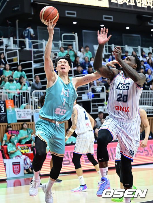 [사진]KT 한희원, 'KCC 넘는다' : 네이트 스포츠